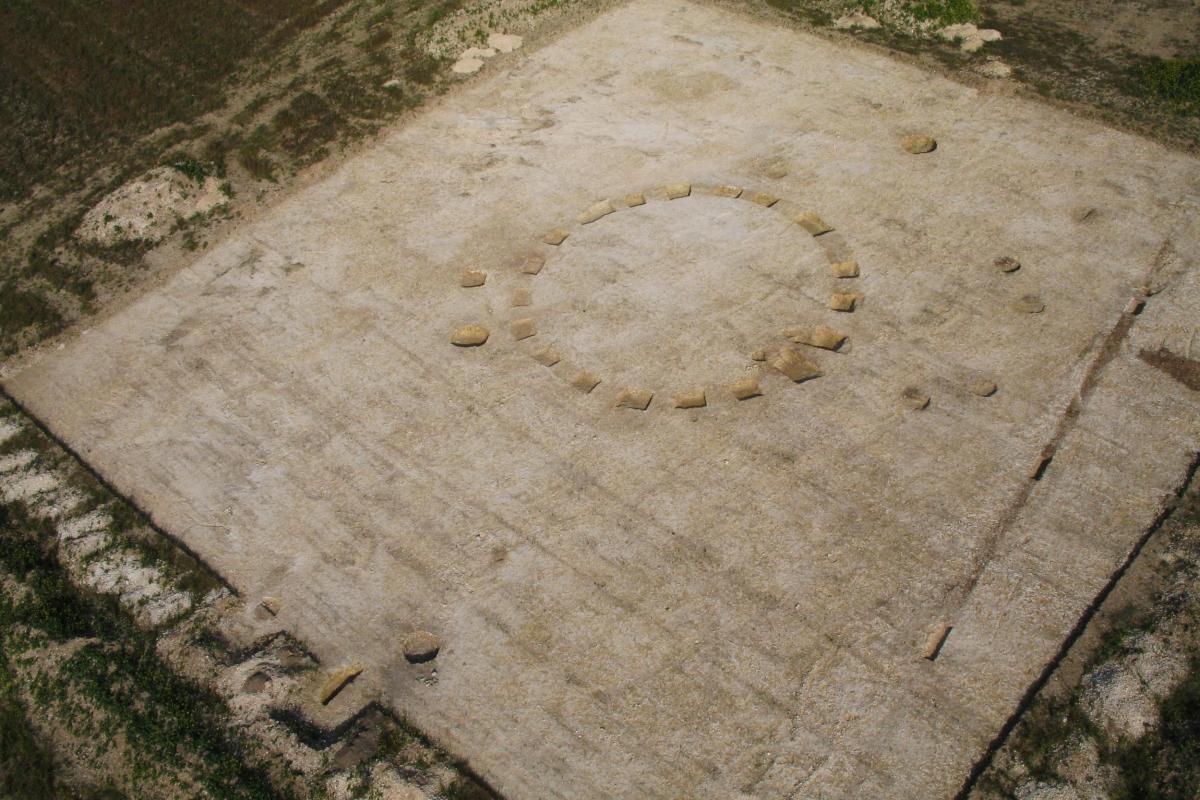 Prehistoric activity and a Romano-British settlement at Poundbury Farm ...